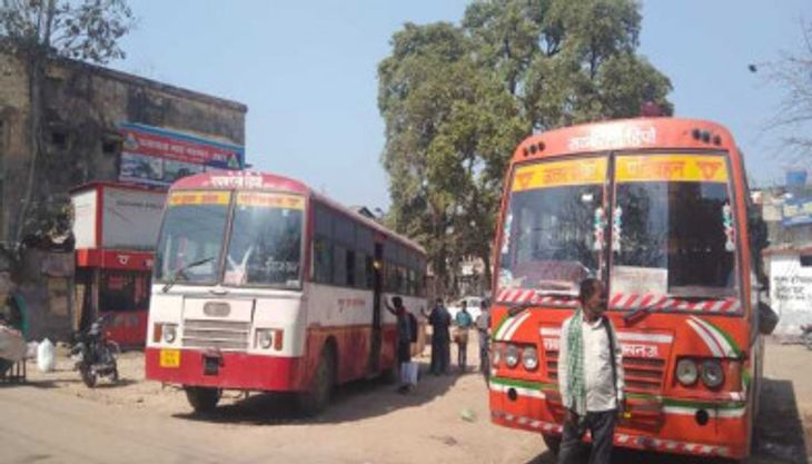 Entry of buses restricted from Sahadatganj due to Rampath construction ...