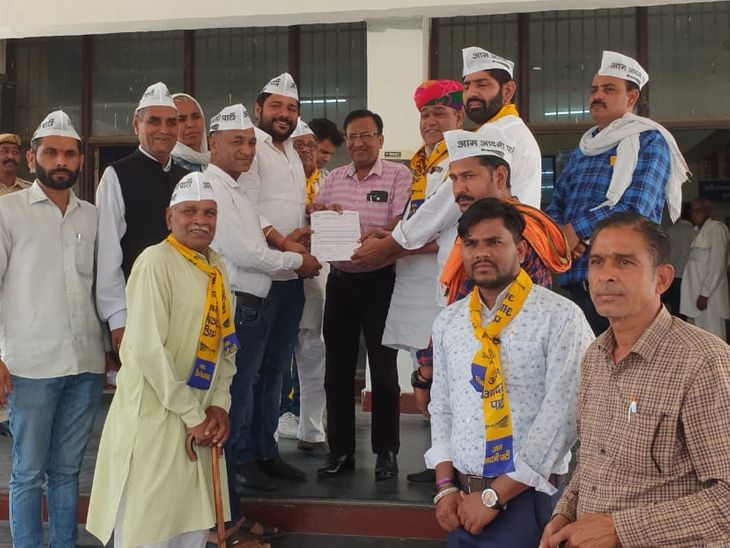 Narnaul AAP party farmer support DC office, losses in wheat-mustard ...