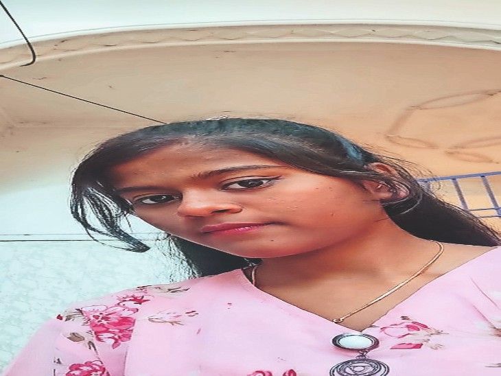 10th Class Student Hanged Herself From The Fan By Making A Noose Of Her