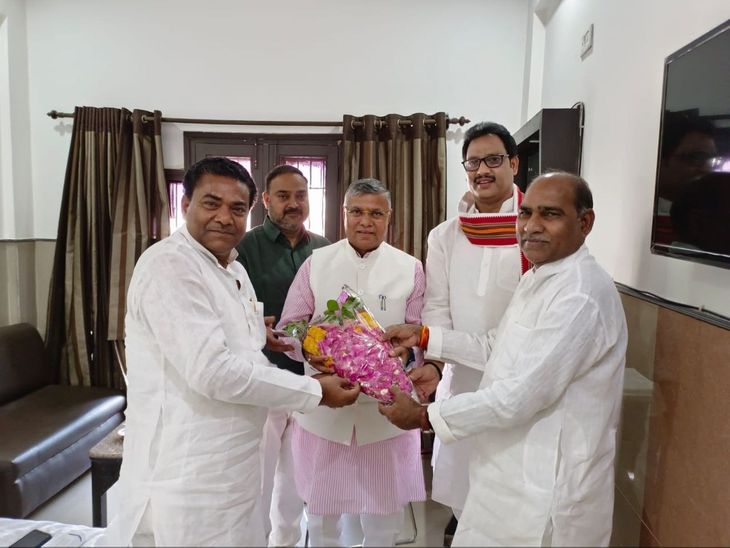 Meeting with office bearers regarding civic elections, said - win the ...