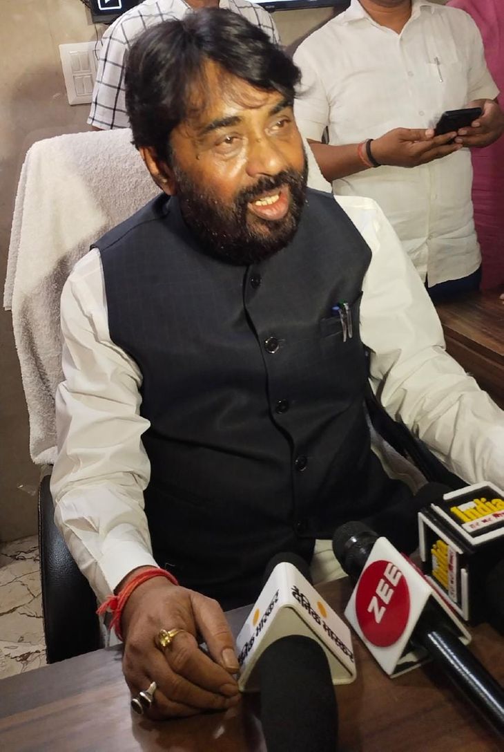 MLC Naval Kishore Yadav said- If the government does not take it back ...