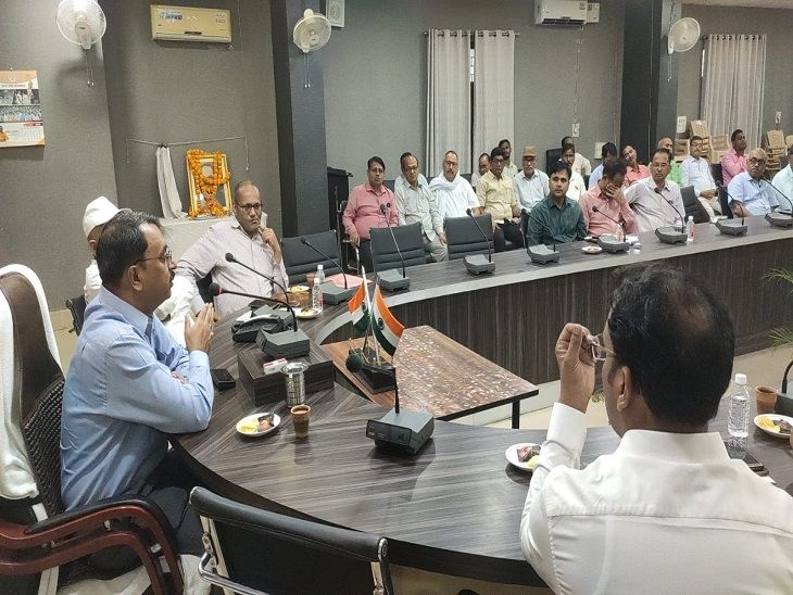 Azamgarh DM paid tribute to Dr. Bhimrao Ambedkar
