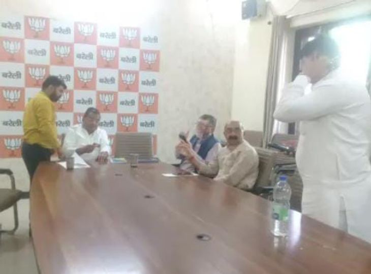 Apart from outgoing Mayor Umesh Gautam, IMA President Dr. Vinod Pagrani is also in the race ...