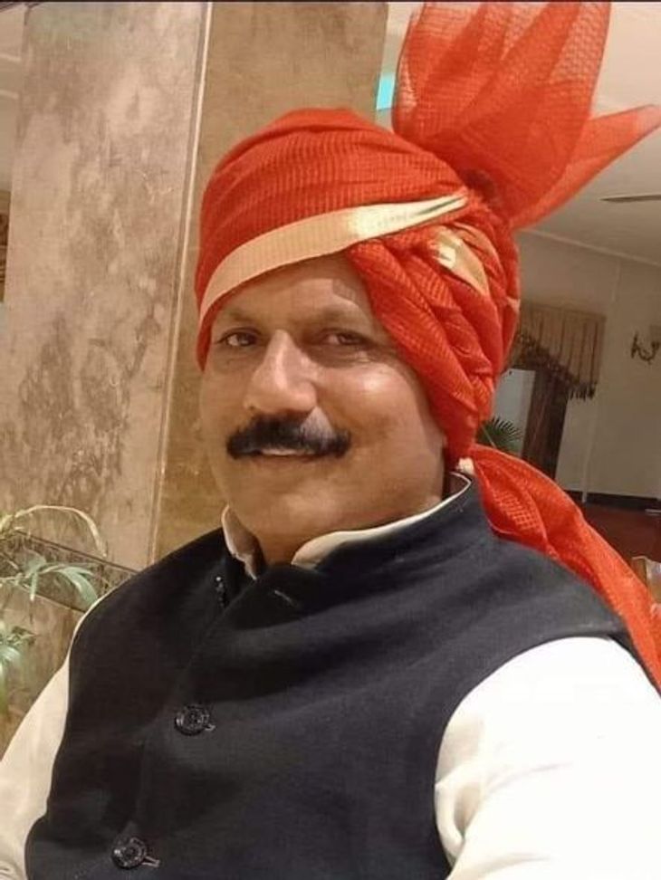 OP Singh is SP's mayoral candidate in varanasi. Former minister Manoj ...