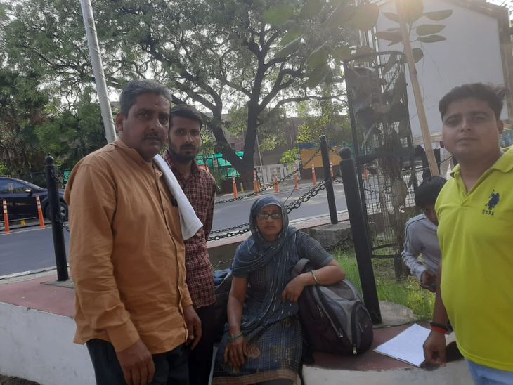 Parents reached Lucknow and demanded action in the Vatsal murder case ...