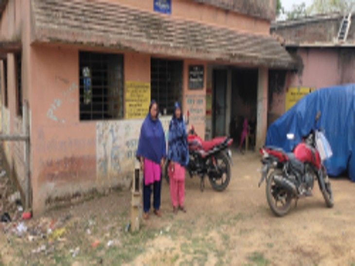 Chapakal bad, children of Anganwadi are facing trouble | गर्मी से जीवन ...