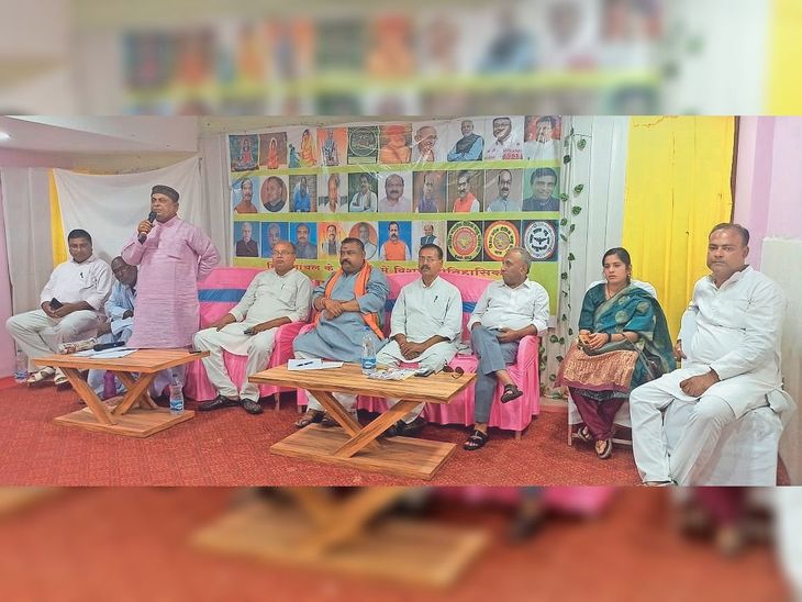 Teli Sahu society is being neglected everywhere: Rishikesh | बैठक ...