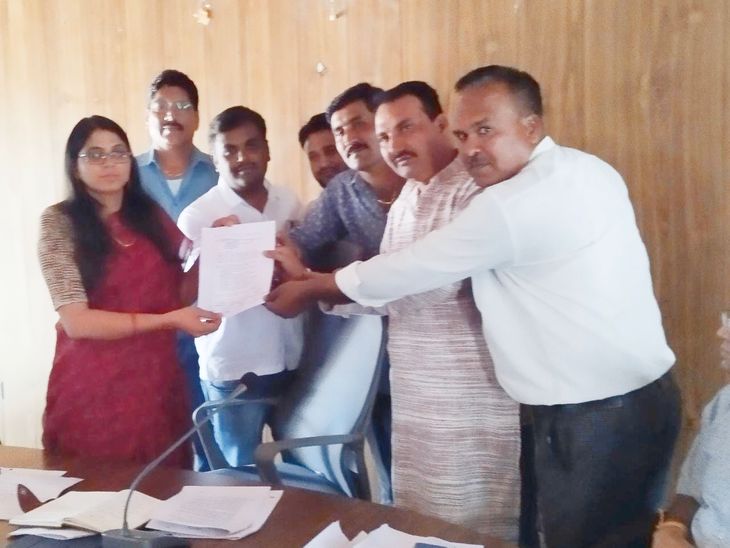 Demand to meet 5-point demands, warned of boycott of inflation relief camp