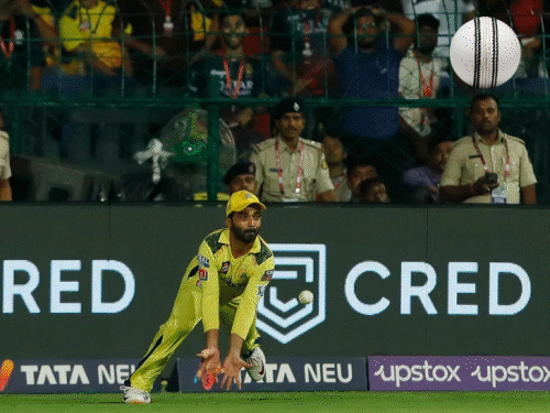 IPL 2023 CSK vs RCB Moments | Dhoni Virat Kohli Catch Drop