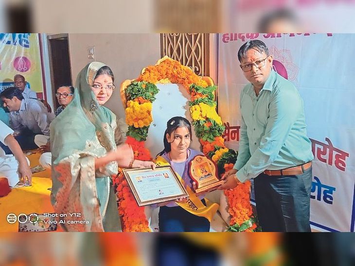 Sanjeev tableau of San Maharaj, Radha-Krishna, Ram-Darbar was decorated ...