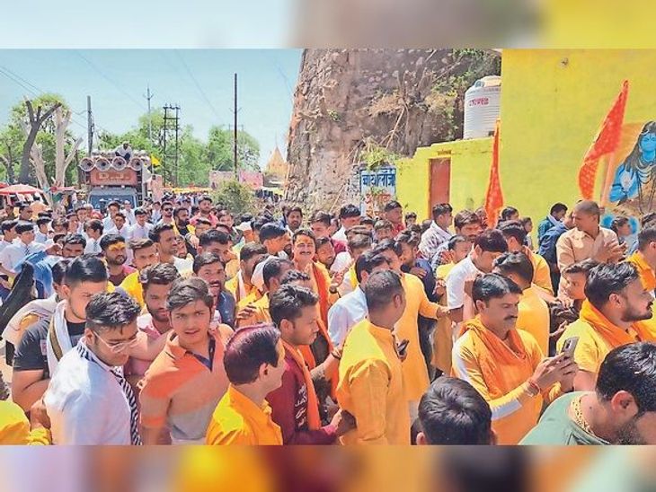 Devotees came out dancing on hymns with DJ, invited for Rath Yatra ...