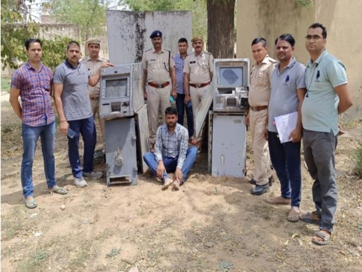 SBI ATM was uprooted from Sikrai, recovered from a well in Sikar; 21 ...