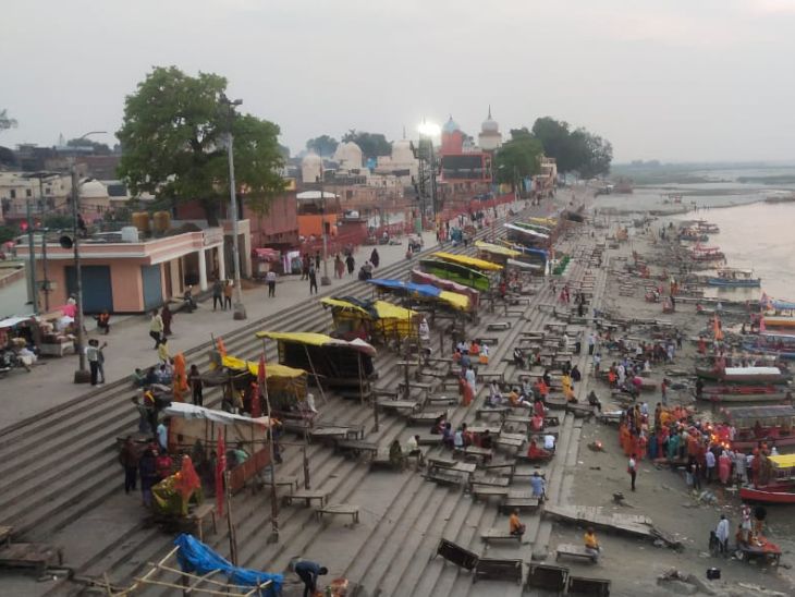 The biggest challenge of BJP and SP candidates is to manage their house ...