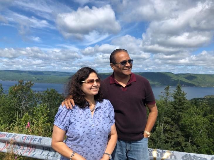 Prem Bhandari handed over a check at the launch of Singla's biography ...