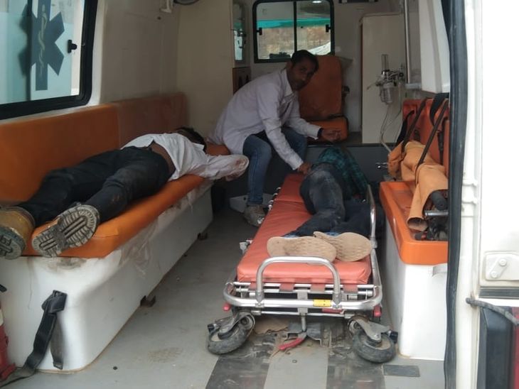 4 people seriously injured, 2 referred to SGMH Rewa | सीधी जिले में दो सड़क हादसे: 4 लोग हुए ...