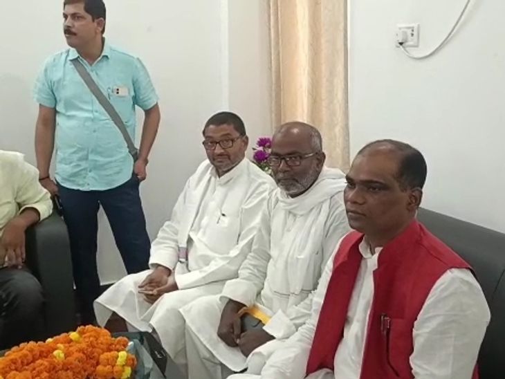 Surendra Ram: Hindu and Sanatan Dharma are being defamed by such Babas ...