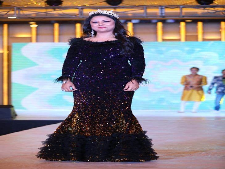 Models seen in bridal, cocktail and western partywear dresses in Miss ...