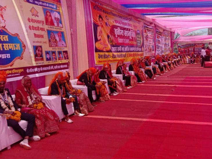 25 couples tied the knot, Bindoli taken out together on 25 chariots