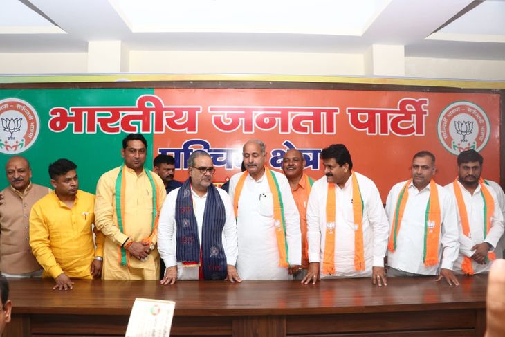 In Meerut many leaders left RLD and joined BJP | निकाय चुनाव के बीच रालोद को बड़ा झटका: मेरठ में ...