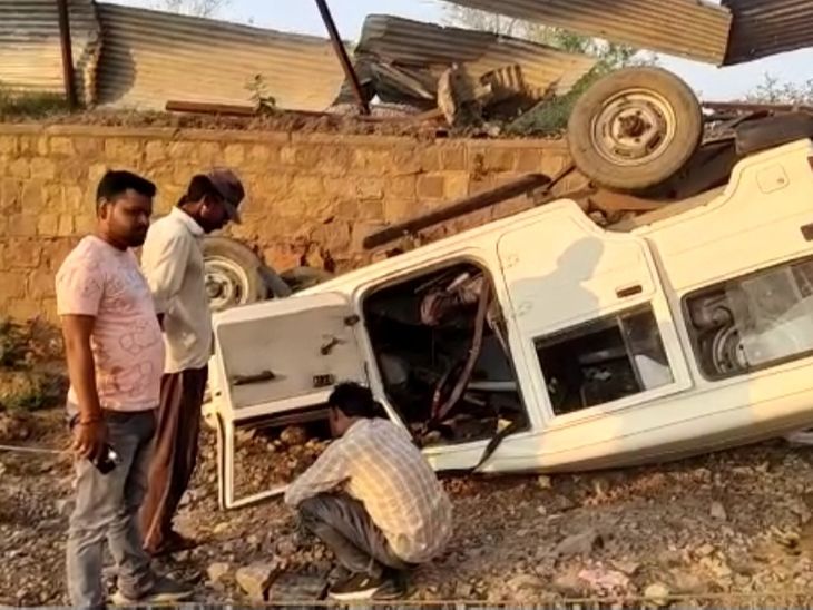 Uncontrolled vehicle fell in Dhasan river, 8 people got injured, were ...