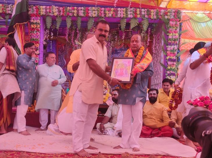 Mittal family welcomed for completing the story in Mehroli | धर्म समाज ...