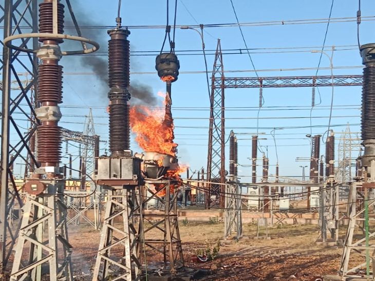 Transformer burnt due to short circuit, fire brigade controlled the ...