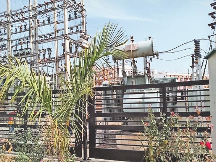 Bank of 33 transformers made to deal with power fault, 18 mobile ...