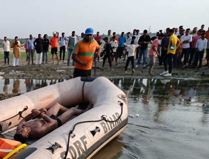 SDRF team recovered the bodies of two people in Patna, search for 2 continues | पटना में गंगा ...