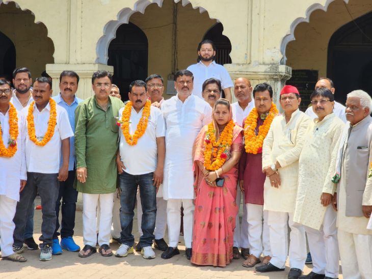 Pawan Pandey spoke; All councilors meet their ward residents and solve ...