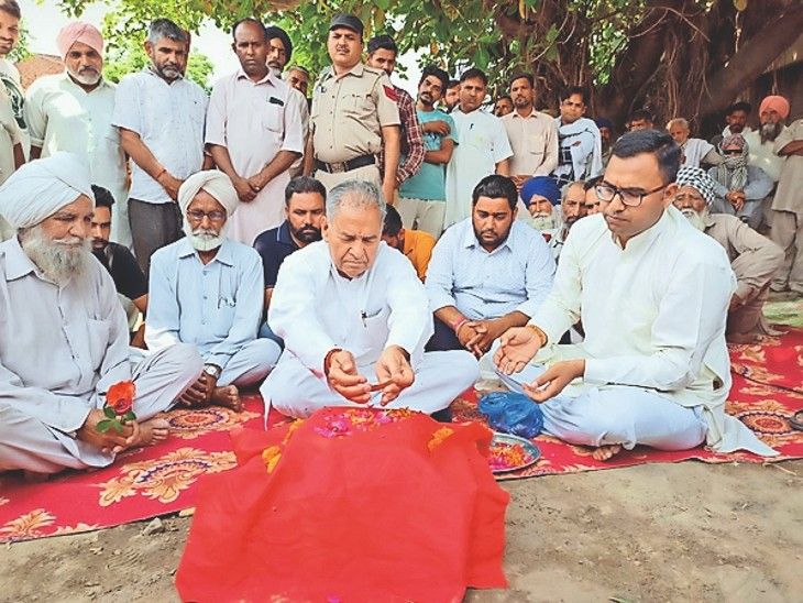 MLA Ishwar Singh inaugurated the construction work of the road from Cheeka to Kharodi | सड़क ...