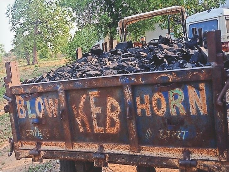 Police seized tractor-trolley while transporting | अवैध उत्खनन का मामला ...