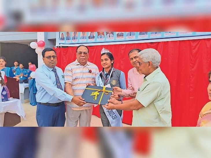 10th second topper honored in the division | प्रतिभा को सम्मान: प्रमंडल ...