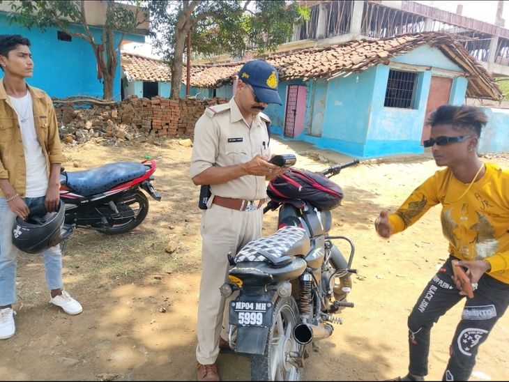 Traffic police cut the challan; Fines recovered from drivers who do not ...