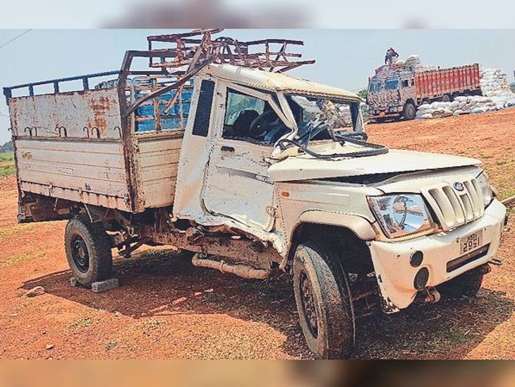 Pickup van and bus collide on NH-49, seven laborers including van ...