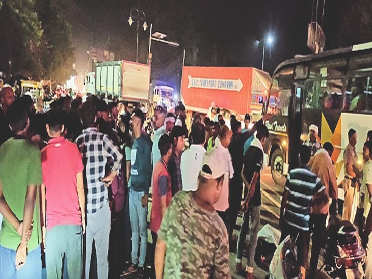 Trola hit scooty, brother-in-law died and sister-in-law injured; Were ...