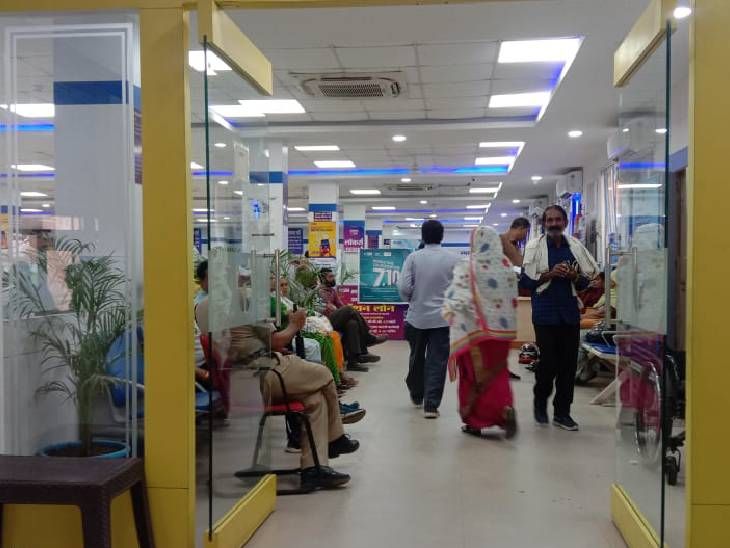 2000 notes are easily deposited in Rewa banks, 3 lakh cash came in the ...