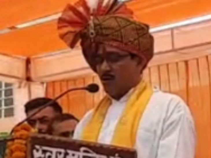 DM Divya Mittal administered oath in City Club, Minister Nand Gopal ...