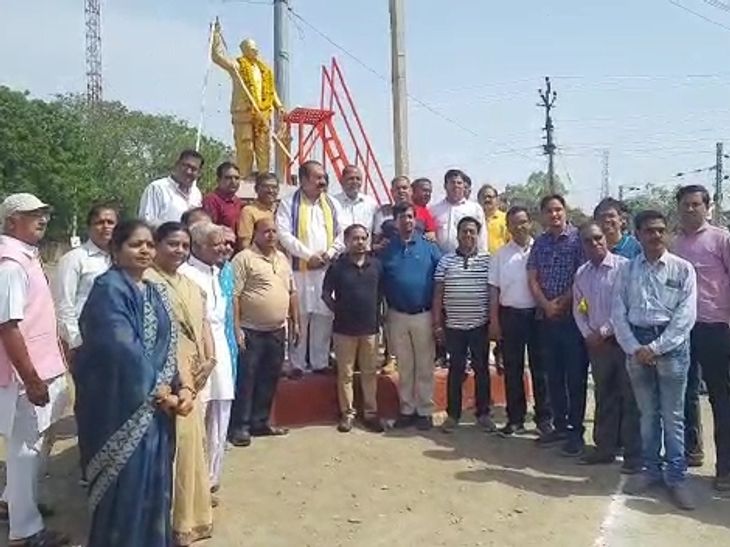 MLA Parihar said- Veer Savarkar's patriotism, sacrifice and dedication ...