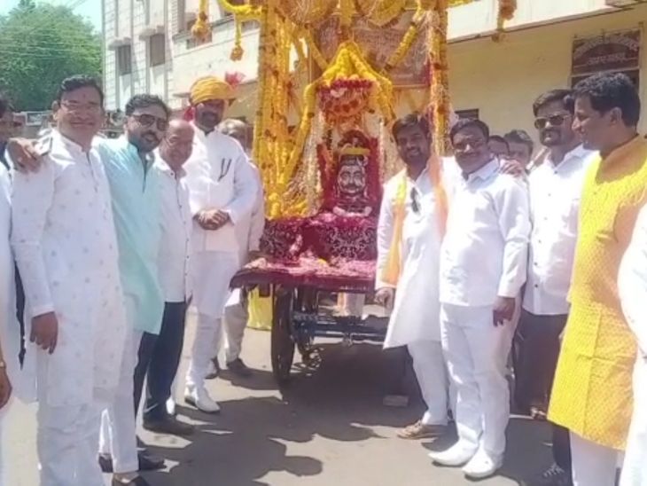 Lord Mahesh's procession taken out on Mahesh Navami, people welcomed by ...