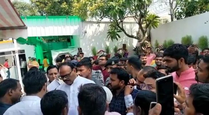 In Lucknow Pharmacist siege inside Deputy CM's residence Brijesh Pathak ...