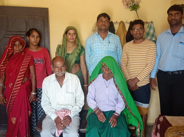 Leaving five sons and daughters, the monk was engaged in the service of ...