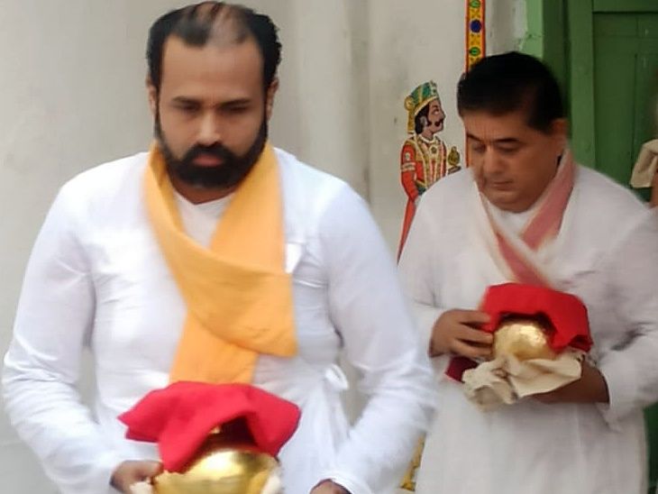 Tilakayat's son Vishal Bawa brought water from Bawdi in golden urn, 1. ...