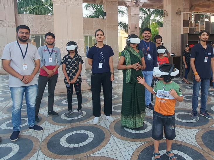 Devotees get the feeling of participating in Bhasmarti as soon as VR ...