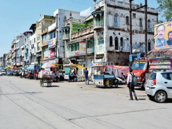 Hawkers zone should be built on Tili, Tehsili, Katra, Khurai Road to ...