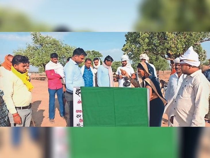 Block development officer and chief inaugurated sand ghat in Kharsota ...