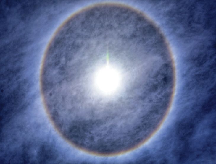 Sun shining like a diamond between the rings, effect of reflection of ...