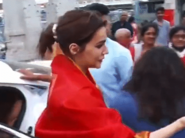 Kriti Sanon Om Raut Kiss Controversy; Chilkur Balaji Mandir Pujari On ...