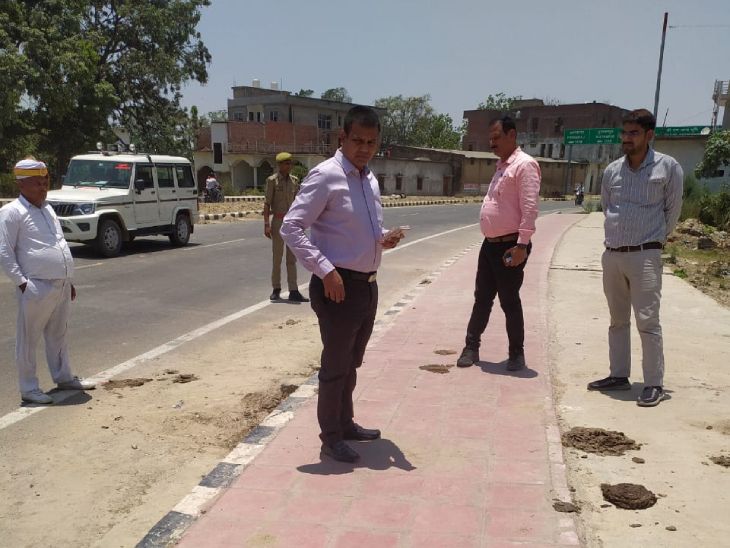 Instructions for uprooting and reconstructing the pavement of the four ...