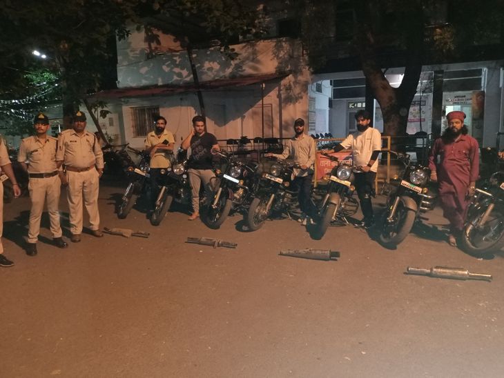 Bullet modified silencer reached the police station | पुलिस कार्रवाई से ...