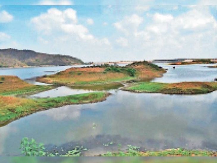 Water in 14 reservoirs below dead storage level; 9 in a little over ...